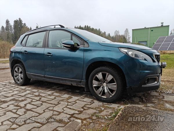 Green Peugeot 2008 2018 in Tallinn, with an engine capacity of 1.20 L and mileage of 186 thousand km for 7300 €, photo 3 on AUTOMOTO.COM.LV