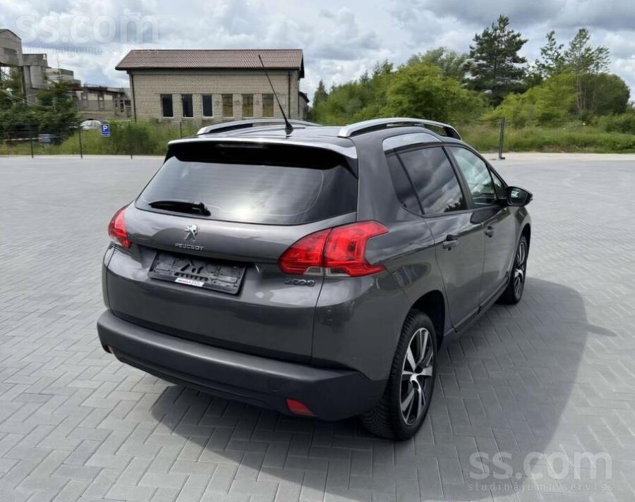 Grey Peugeot 2008 2013 in Telschi, with an engine capacity of 1.20 L and mileage of 153 thousand km for 5190 €, photo 7 on AUTOMOTO.COM.LV