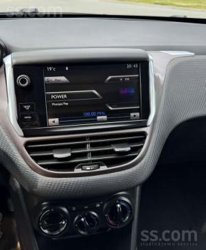 Grey Peugeot 2008 2013 in Telschi, with an engine capacity of 1.20 L and mileage of 153 thousand km for 5190 €, photo 16 on AUTOMOTO.COM.LV
