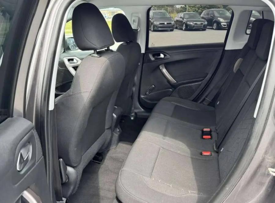 Pelēks Peugeot 2008 2013 Telšiai, ar dzinēja tilpumu 1.20 L un nobraukumu 153 tūkst. km par 5190 €, foto 14 vietnē AUTOMOTO.COM.LV