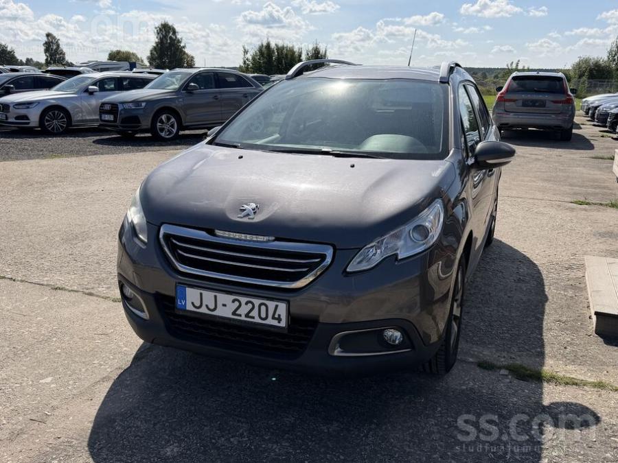 Grey Peugeot 2008 2013 in Riga, with an engine capacity of 1.20 L and mileage of 293 thousand km for 1950 €, photo 1 on AUTOMOTO.COM.LV