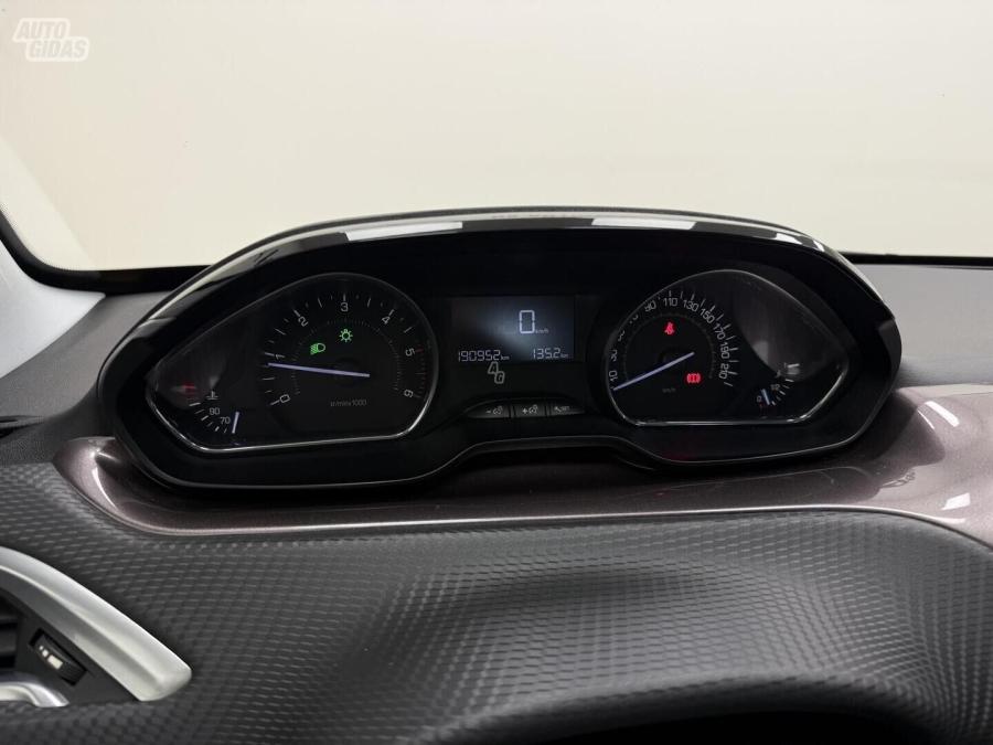 Grey Peugeot 2008 2014 in Vilnius, with an engine capacity of 1.40 L and mileage of 191 thousand km for 4490 €, photo 13 on AUTOMOTO.COM.LV