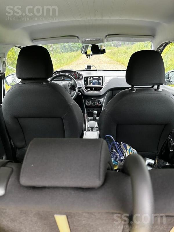 Grey Peugeot 2008 2014 in Valmiera, with an engine capacity of 1.20 L and mileage of 86 thousand km for 6850 €, photo 8 on AUTOMOTO.COM.LV