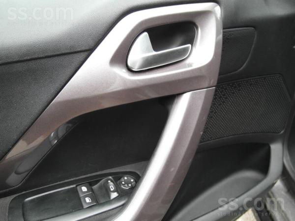 Pelēks Peugeot 2008 2014 Rīga, ar dzinēja tilpumu 1.20 L un nobraukumu 155 tūkst. km par 3650 €, foto 8 vietnē AUTOMOTO.COM.LV