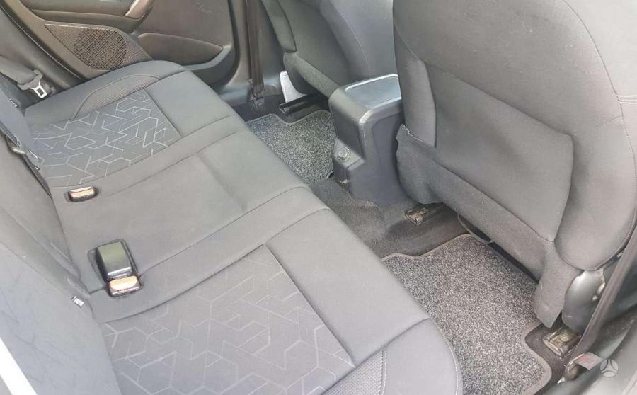 Grey Peugeot 2008 2014 in Siauliai, with an engine capacity of 1.56 L and mileage of 273 thousand km for 3650 €, photo 11 on AUTOMOTO.COM.LV