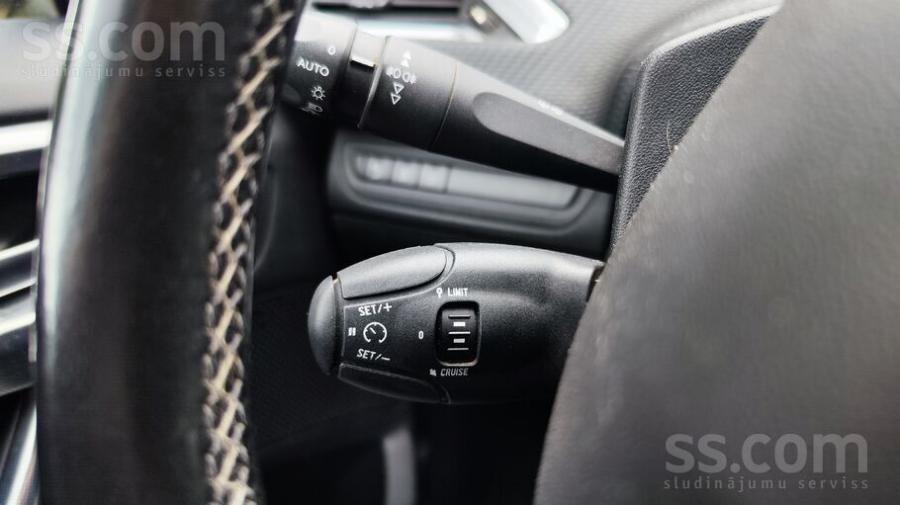 Pelēks Peugeot 2008 2015 Rīga, ar dzinēja tilpumu 1.20 L un nobraukumu 158 tūkst. km par 4500 €, foto 12 vietnē AUTOMOTO.COM.LV