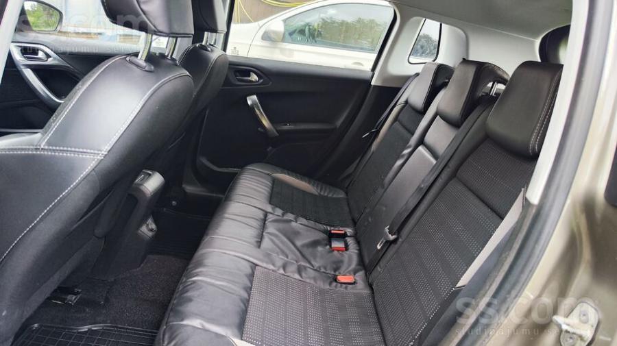 Pelēks Peugeot 2008 2015 Rīga, ar dzinēja tilpumu 1.20 L un nobraukumu 158 tūkst. km par 4500 €, foto 20 vietnē AUTOMOTO.COM.LV