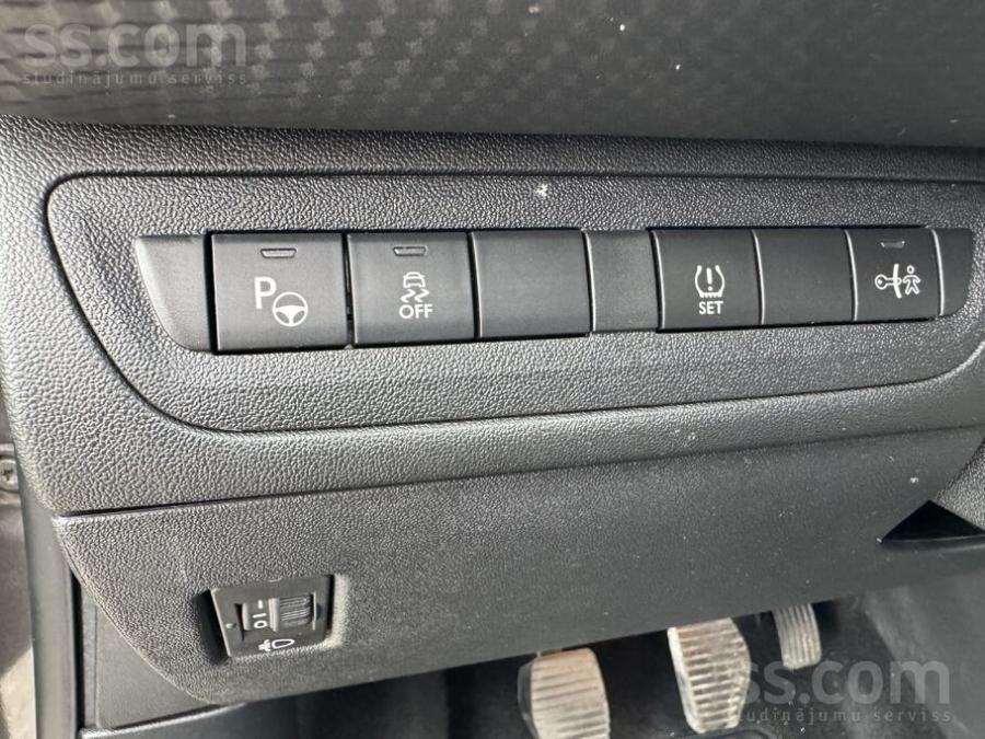 Pelēks Peugeot 2008 2015 Cēsis, ar dzinēja tilpumu 1.20 L un nobraukumu 0 tūkst. km par 5900 €, foto 26 vietnē AUTOMOTO.COM.LV