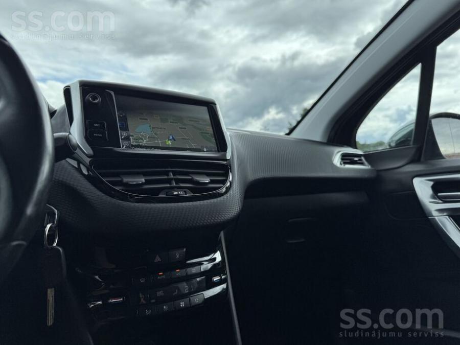 Pelēks Peugeot 2008 2015 Cēsis, ar dzinēja tilpumu 1.20 L un nobraukumu 0 tūkst. km par 5900 €, foto 30 vietnē AUTOMOTO.COM.LV