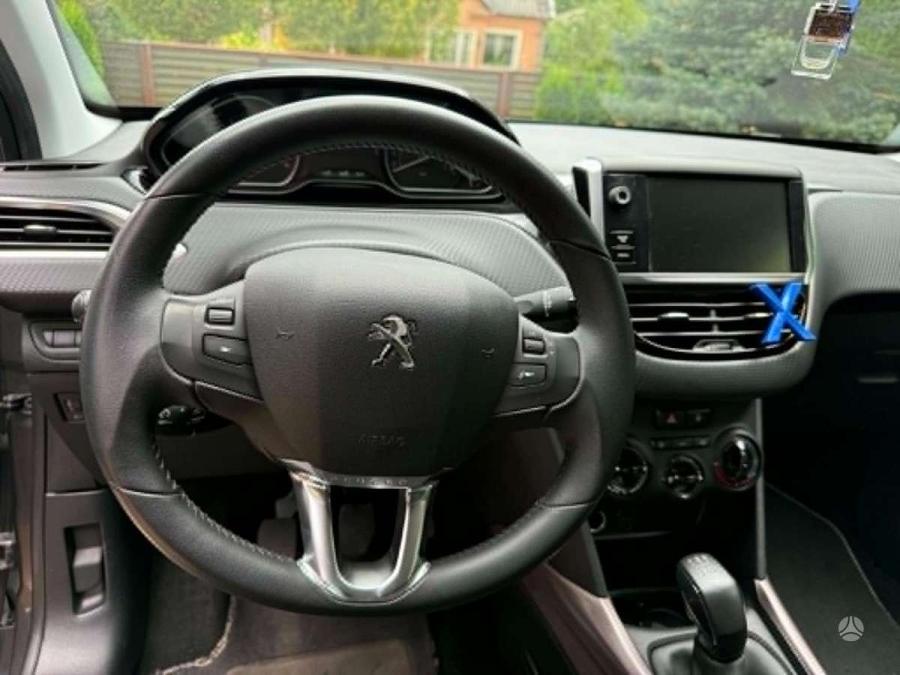 Grey Peugeot 2008 2015 in Ukmerge, with an engine capacity of 1.56 L and mileage of 118 thousand km for 7500 €, photo 6 on AUTOMOTO.COM.LV
