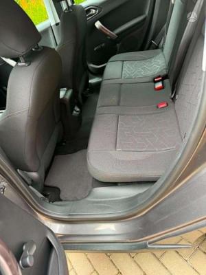 Grey Peugeot 2008 2015 in Ukmerge, with an engine capacity of 1.56 L and mileage of 118 thousand km for 7500 €, photo 9 on AUTOMOTO.COM.LV