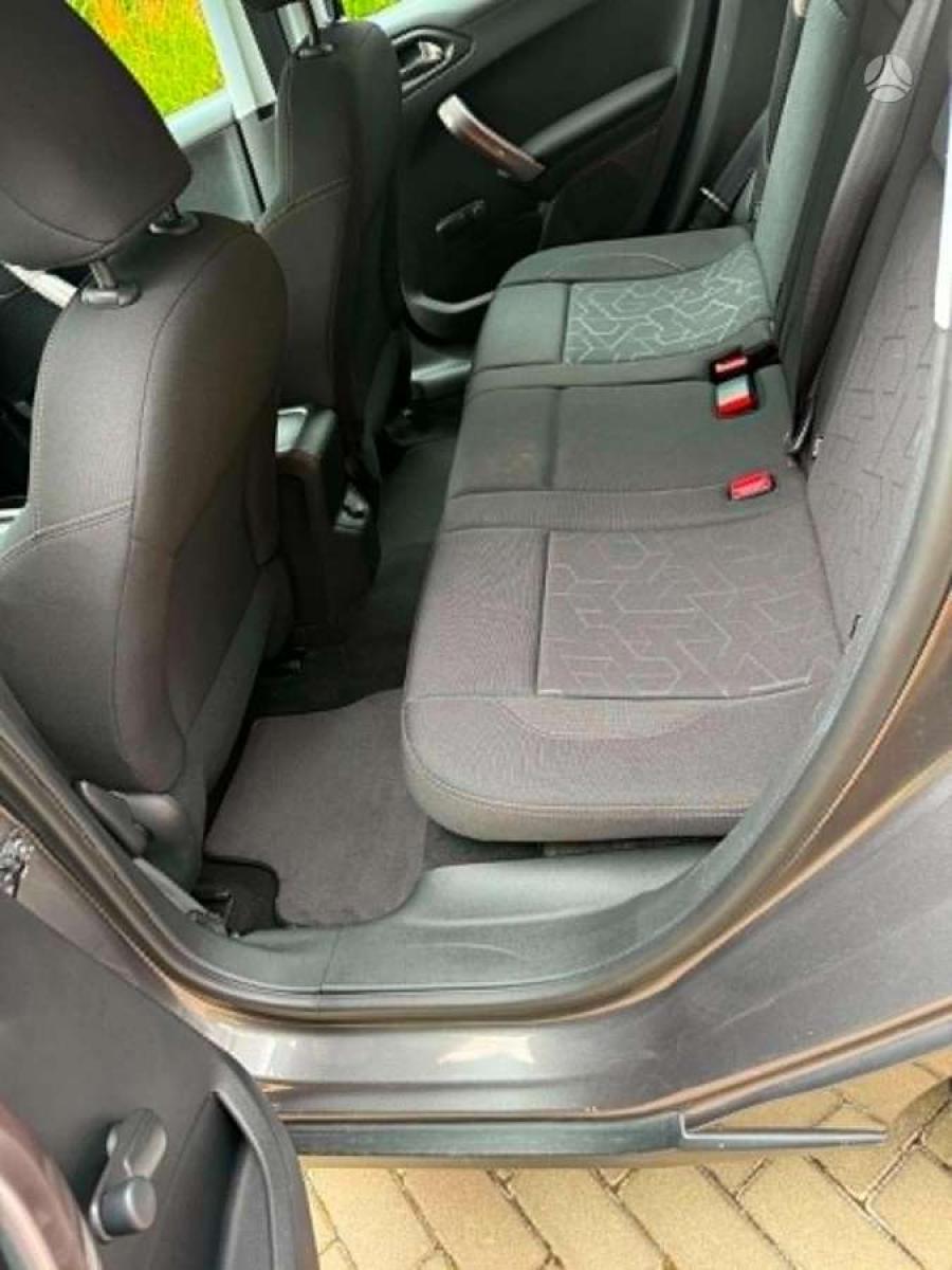 Grey Peugeot 2008 2015 in Ukmerge, with an engine capacity of 1.56 L and mileage of 118 thousand km for 7500 €, photo 9 on AUTOMOTO.COM.LV