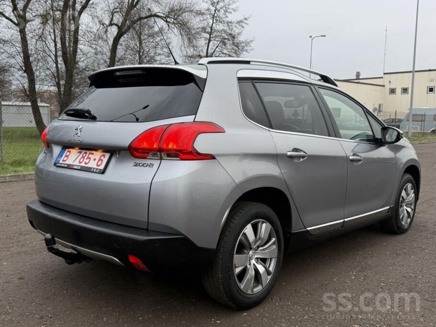 Grey Peugeot 2008 2016 in Liepaja, with an engine capacity of 1.20 L and mileage of 114 thousand km for 8400 €, photo 4 on AUTOMOTO.COM.LV