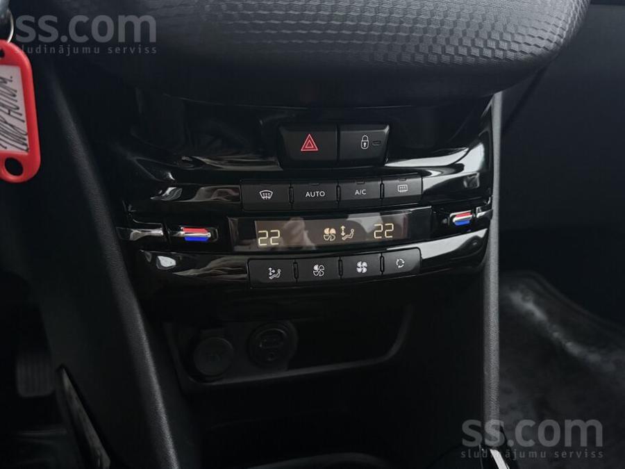 Grey Peugeot 2008 2016 in Liepaja, with an engine capacity of 1.20 L and mileage of 114 thousand km for 8400 €, photo 25 on AUTOMOTO.COM.LV