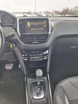 Pelēks Peugeot 2008 2016 Tauragė, ar dzinēja tilpumu 1.20 L un nobraukumu 182 tūkst. km par 6300 €, foto 11 vietnē AUTOMOTO.COM.LV