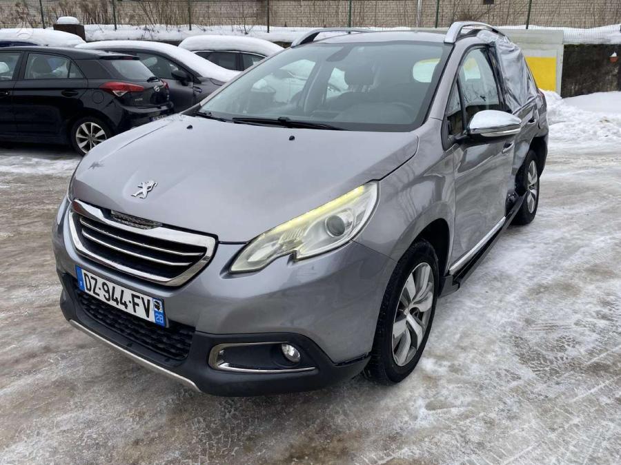 Grey Peugeot 2008 2016 in Taurage, with an engine capacity of 1.20 L and mileage of 170 thousand km for 2900 €, photo 3 on AUTOMOTO.COM.LV