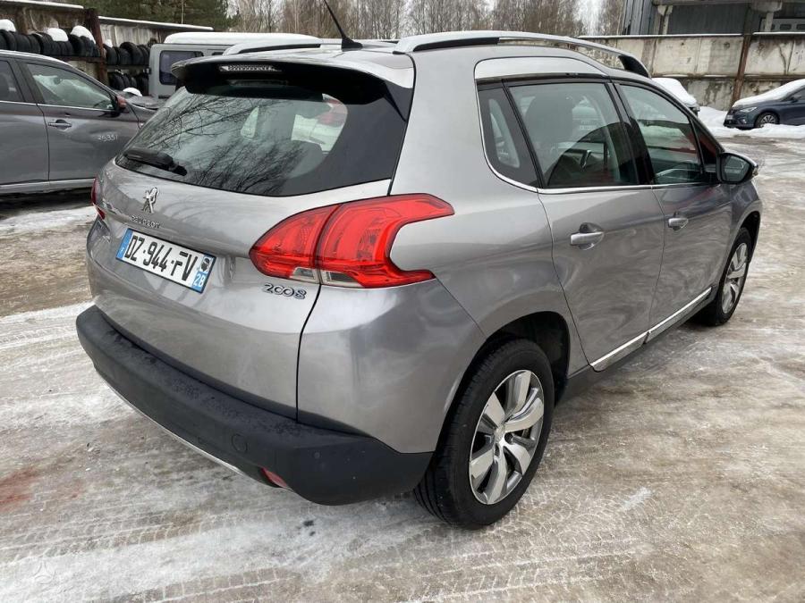 Grey Peugeot 2008 2016 in Taurage, with an engine capacity of 1.20 L and mileage of 170 thousand km for 2900 €, photo 4 on AUTOMOTO.COM.LV