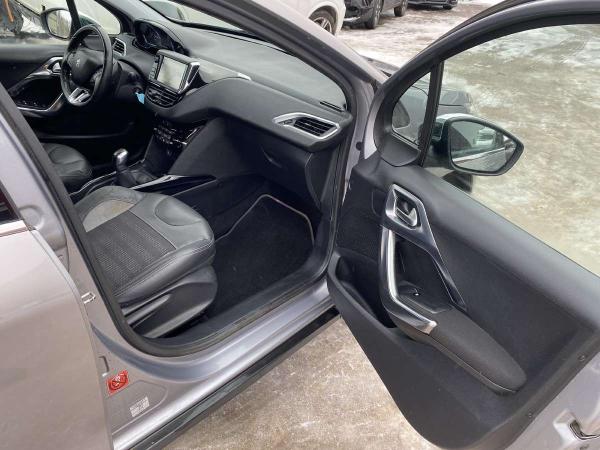 Pelēks Peugeot 2008 2016 Tauragė, ar dzinēja tilpumu 1.20 L un nobraukumu 170 tūkst. km par 2900 €, foto 11 vietnē AUTOMOTO.COM.LV