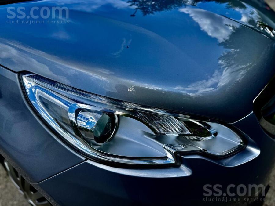 Grey Peugeot 2008 2016 in Riga, with an engine capacity of 1.60 L and mileage of 70 thousand km for 6790 €, photo 9 on AUTOMOTO.COM.LV