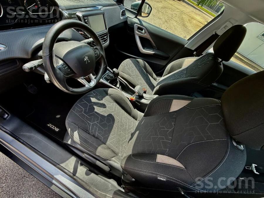 Grey Peugeot 2008 2016 in Riga, with an engine capacity of 1.60 L and mileage of 70 thousand km for 6790 €, photo 14 on AUTOMOTO.COM.LV