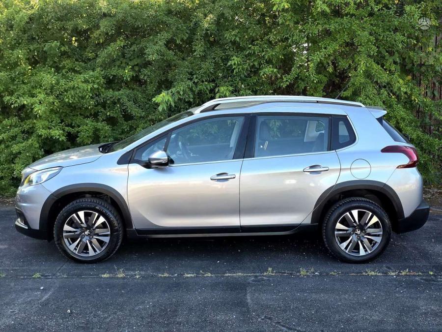 Grey Peugeot 2008 2016 in Siauliai, with an engine capacity of 1.20 L and mileage of 155 thousand km for 6200 €, photo 3 on AUTOMOTO.COM.LV