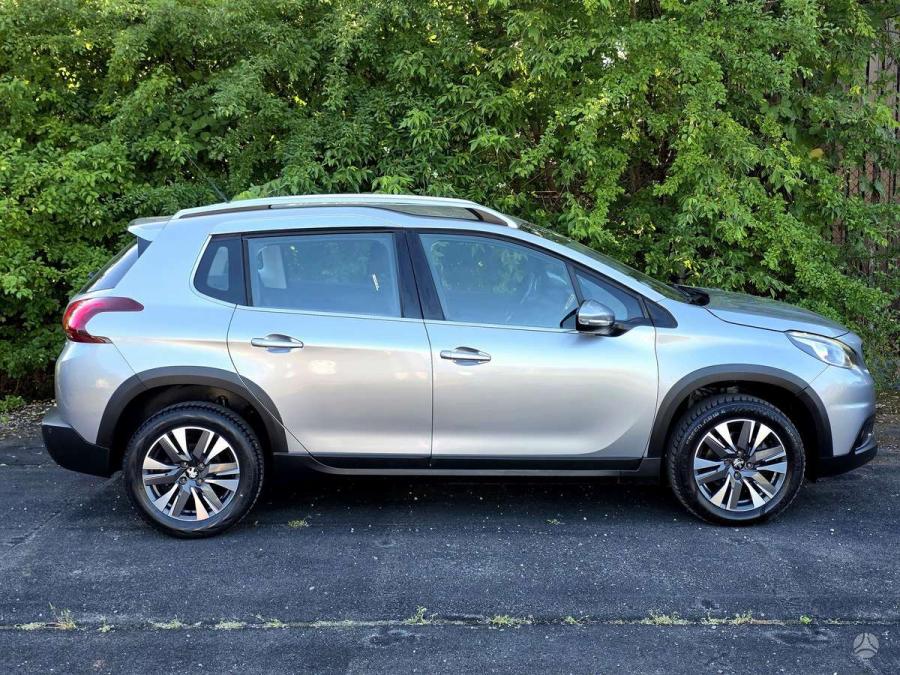 Grey Peugeot 2008 2016 in Siauliai, with an engine capacity of 1.20 L and mileage of 155 thousand km for 6200 €, photo 9 on AUTOMOTO.COM.LV