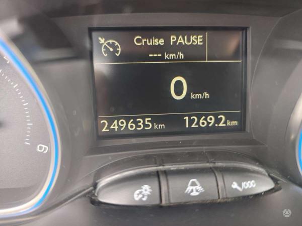 Grey Peugeot 2008 2016 in Taurage, with an engine capacity of 1.56 L and mileage of 249 thousand km for 5200 €, photo 10 on AUTOMOTO.COM.LV