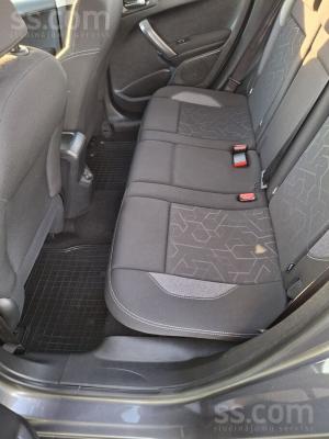 Pelēks Peugeot 2008 2016 Daugavpils, ar dzinēja tilpumu 1.60 L un nobraukumu 159 tūkst. km par 6750 €, foto 11 vietnē AUTOMOTO.COM.LV