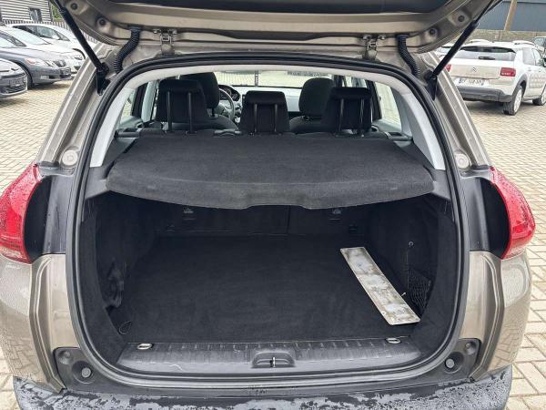 Grey Peugeot 2008 2016 in Taurage, with an engine capacity of 1.20 L and mileage of 143 thousand km for 3900 €, photo 5 on AUTOMOTO.COM.LV