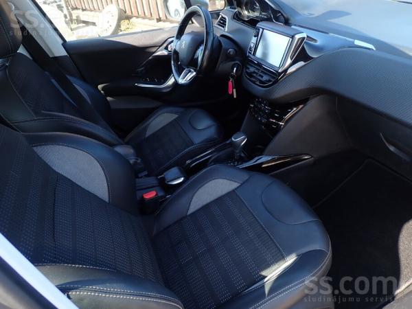 Peugeot 2008 2016 in Liepaja on AUTOMOTO.COM.LV Grey Peugeot 2008 2016 in Liepaja, with an engine capacity of 1.20 L and mileage of 131 thousand km for 7550 €, photo 7 on AUTOMOTO.COM.LV