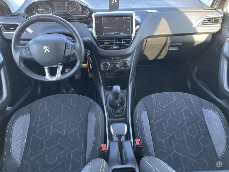 Pelēks Peugeot 2008 2017 Viļņa, ar dzinēja tilpumu 1.20 L un nobraukumu 128 tūkst. km par 5750 €, foto 6 vietnē AUTOMOTO.COM.LV