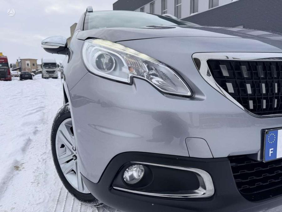 Pelēks Peugeot 2008 2017 Tauragė, ar dzinēja tilpumu 1.20 L un nobraukumu 32 tūkst. km par 5999 €, foto 4 vietnē AUTOMOTO.COM.LV