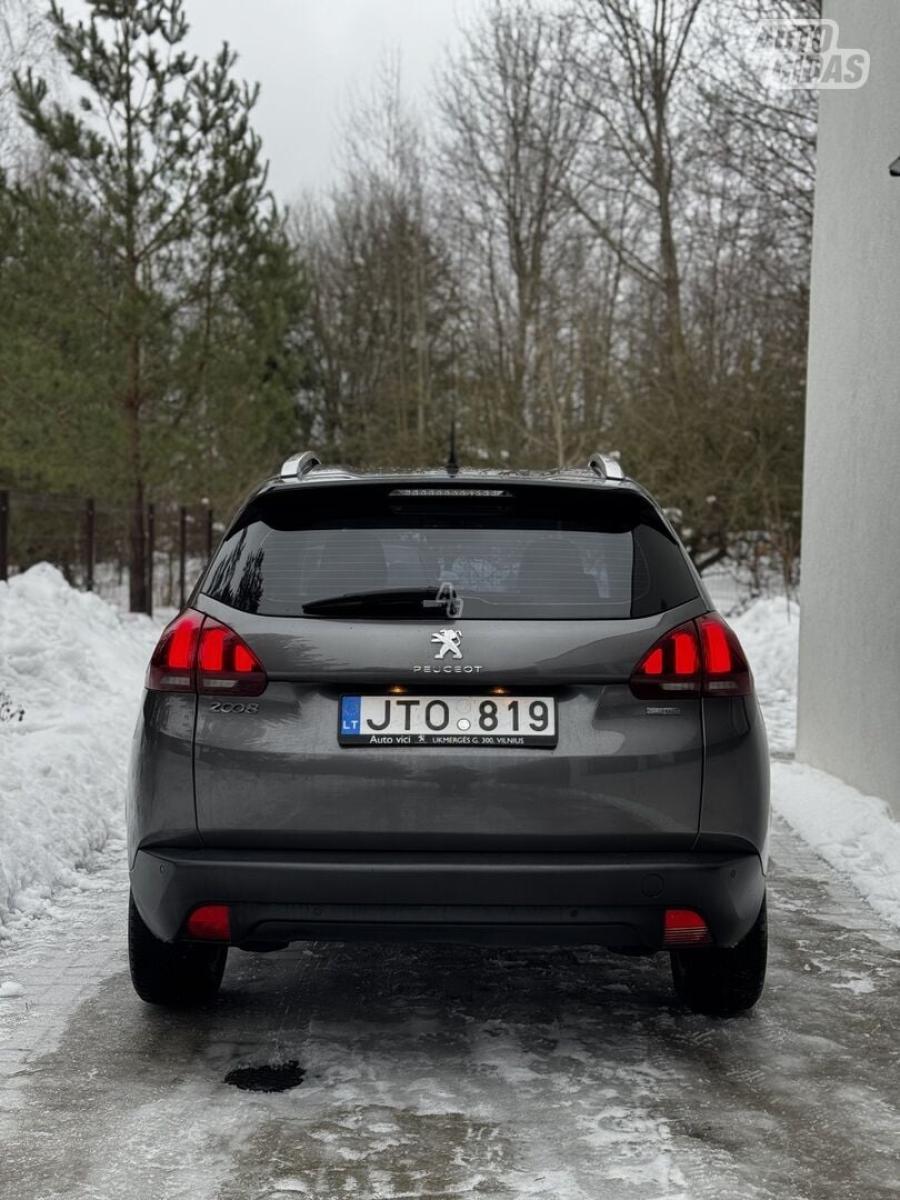 Grey Peugeot 2008 2017 in Vilnius, with an engine capacity of 1.20 L and mileage of 85 thousand km for 7500 €, photo 5 on AUTOMOTO.COM.LV