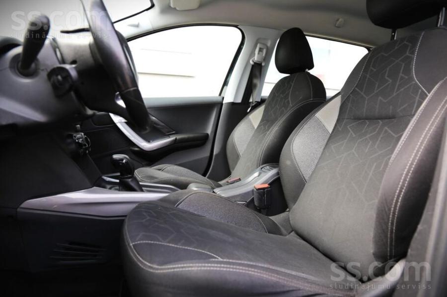 Pelēks Peugeot 2008 2017 Rīga, ar dzinēja tilpumu 1.20 L un nobraukumu 145 tūkst. km par 6495 €, foto 12 vietnē AUTOMOTO.COM.LV