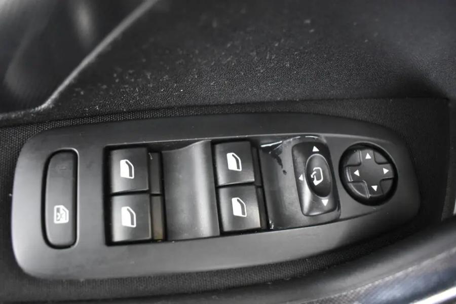 Pelēks Peugeot 2008 2017 Talsi, ar dzinēja tilpumu 1.60 L un nobraukumu 148 tūkst. km par 6200 €, foto 11 vietnē AUTOMOTO.COM.LV