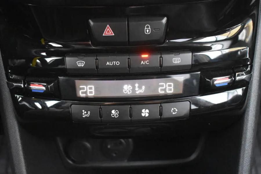 Pelēks Peugeot 2008 2017 Talsi, ar dzinēja tilpumu 1.60 L un nobraukumu 148 tūkst. km par 6200 €, foto 16 vietnē AUTOMOTO.COM.LV