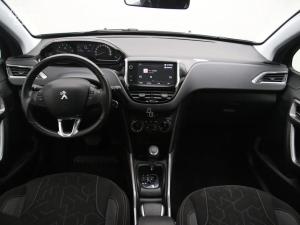 Grey Peugeot 2008 2017 in Vilnius, with an engine capacity of 1.20 L and mileage of 142 thousand km for 8099 €, photo 3 on AUTOMOTO.COM.LV