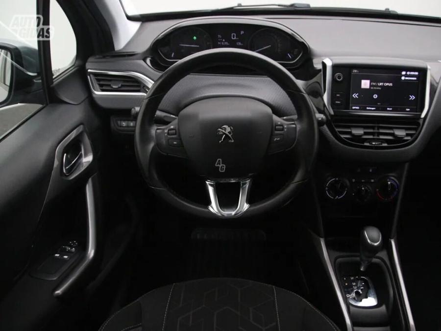 Grey Peugeot 2008 2017 in Vilnius, with an engine capacity of 1.20 L and mileage of 142 thousand km for 8099 €, photo 18 on AUTOMOTO.COM.LV