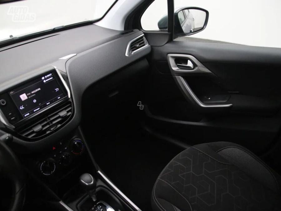 Grey Peugeot 2008 2017 in Vilnius, with an engine capacity of 1.20 L and mileage of 142 thousand km for 8099 €, photo 22 on AUTOMOTO.COM.LV