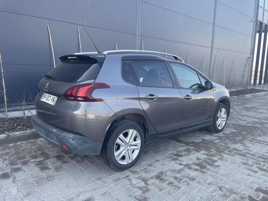 Pelēks Peugeot 2008 2017 Viļņa, ar dzinēja tilpumu 1.20 L un nobraukumu 128 tūkst. km par 4790 €, foto 5 vietnē AUTOMOTO.COM.LV