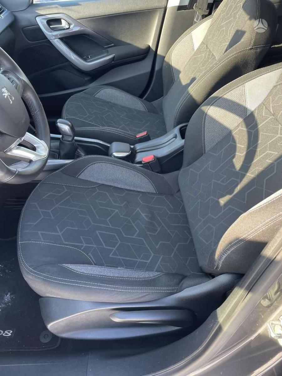 Pelēks Peugeot 2008 2017 Viļņa, ar dzinēja tilpumu 1.20 L un nobraukumu 128 tūkst. km par 4790 €, foto 11 vietnē AUTOMOTO.COM.LV