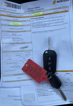 Grey Peugeot 2008 2017 in Vilnius, with an engine capacity of 1.20 L and mileage of 128 thousand km for 4790 €, photo 6 on AUTOMOTO.COM.LV