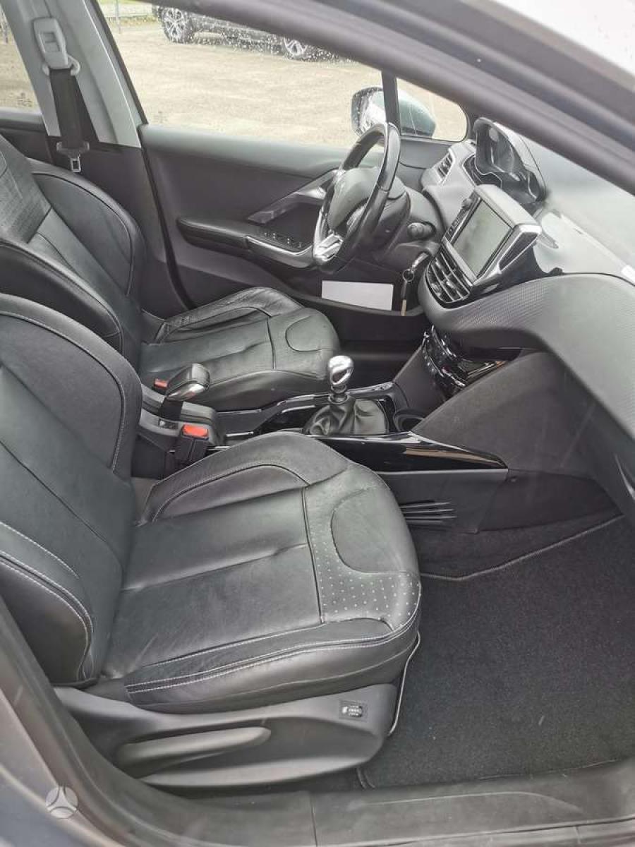 Grey Peugeot 2008 2017 in Taurage, with an engine capacity of 1.56 L and mileage of 168 thousand km for 5999 €, photo 11 on AUTOMOTO.COM.LV