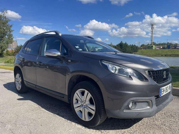 Grey Peugeot 2008 2017 in Vilnius, with an engine capacity of 1.20 L and mileage of 128 thousand km for 4650 €, photo 4 on AUTOMOTO.COM.LV