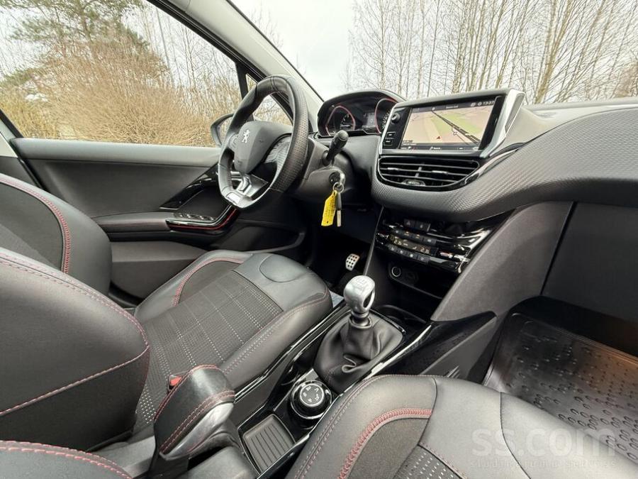 Grey Peugeot 2008 2018 in Riga, with an engine capacity of 1.20 L and mileage of 0 thousand km for 6700 €, photo 17 on AUTOMOTO.COM.LV