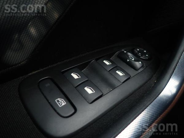 Pelēks Peugeot 2008 2018 Liepāja, ar dzinēja tilpumu 1.20 L un nobraukumu 104 tūkst. km par 9850 €, foto 8 vietnē AUTOMOTO.COM.LV