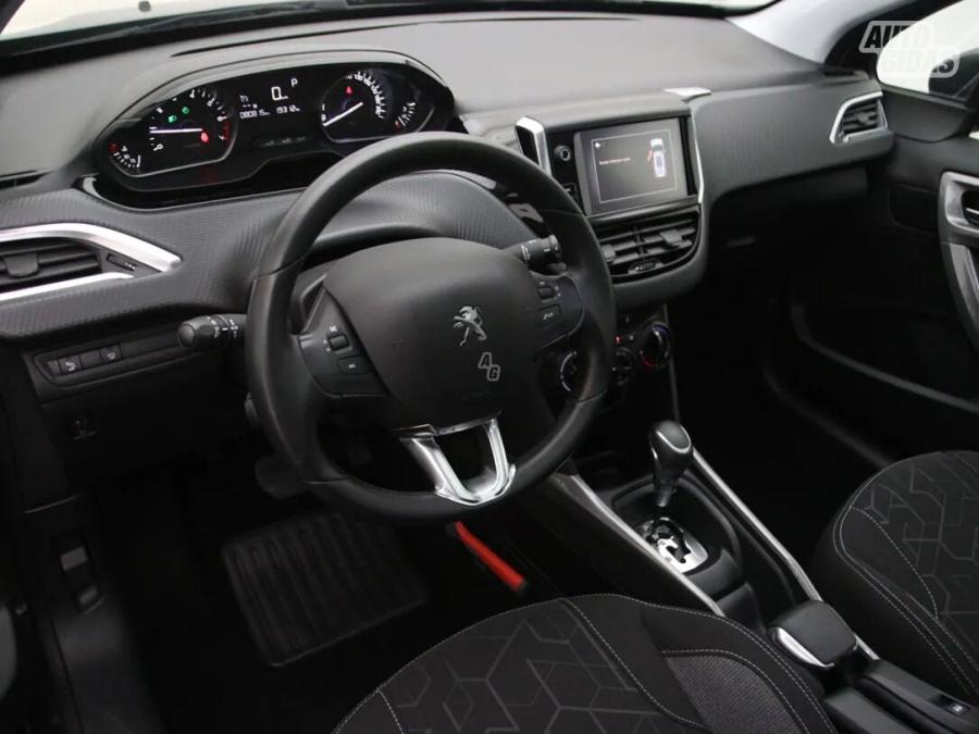 Grey Peugeot 2008 2018 in Vilnius, with an engine capacity of 1.20 L and mileage of 81 thousand km for 9199 €, photo 17 on AUTOMOTO.COM.LV