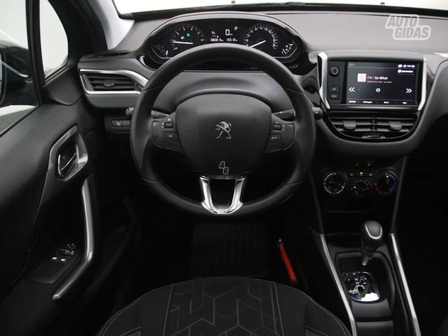 Grey Peugeot 2008 2018 in Vilnius, with an engine capacity of 1.20 L and mileage of 81 thousand km for 9199 €, photo 18 on AUTOMOTO.COM.LV