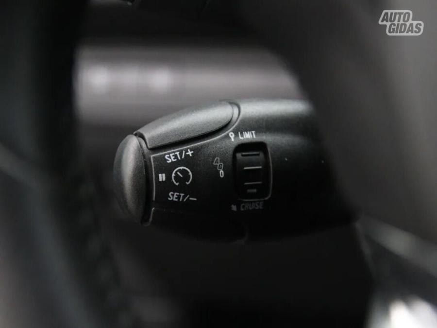 Grey Peugeot 2008 2018 in Vilnius, with an engine capacity of 1.20 L and mileage of 81 thousand km for 9199 €, photo 30 on AUTOMOTO.COM.LV