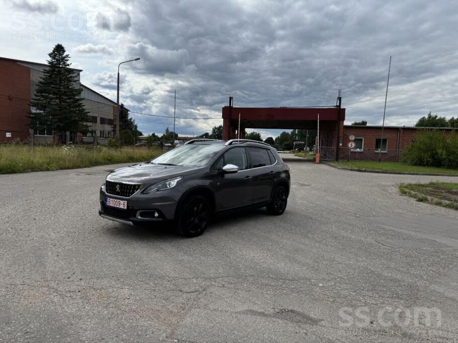 Grey Peugeot 2008 2018 in Cesis, with an engine capacity of 1.20 L and mileage of 0 thousand km for 7700 €, photo 4 on AUTOMOTO.COM.LV